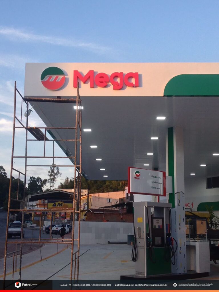 Gas station visual identity: Mega chain | Petrol Group