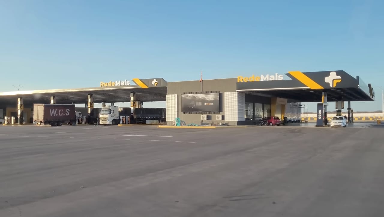 Visual do posto de gasolina: Rede Mais | Petrol Group
